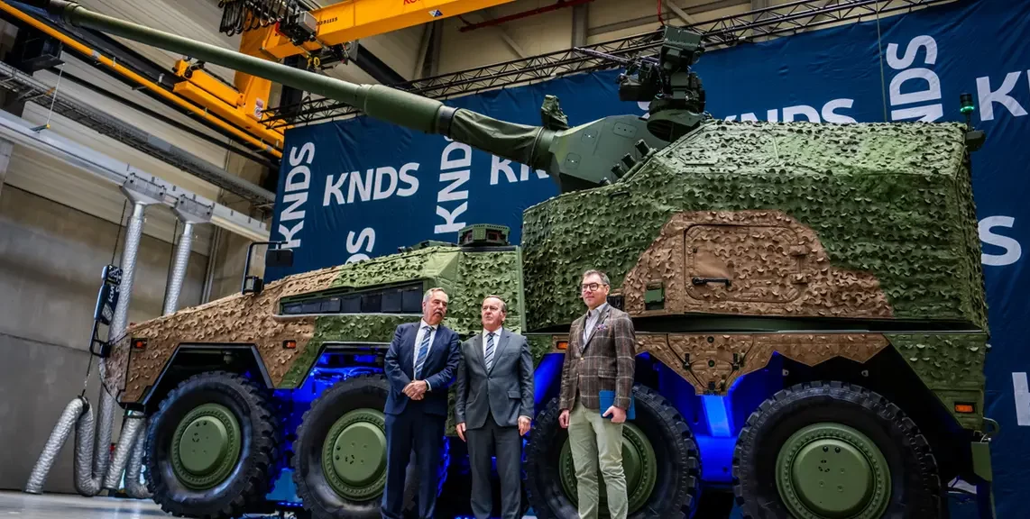 Bundeswehr Orders RCH 155 Howitzers for the First Time, Leaving a ...