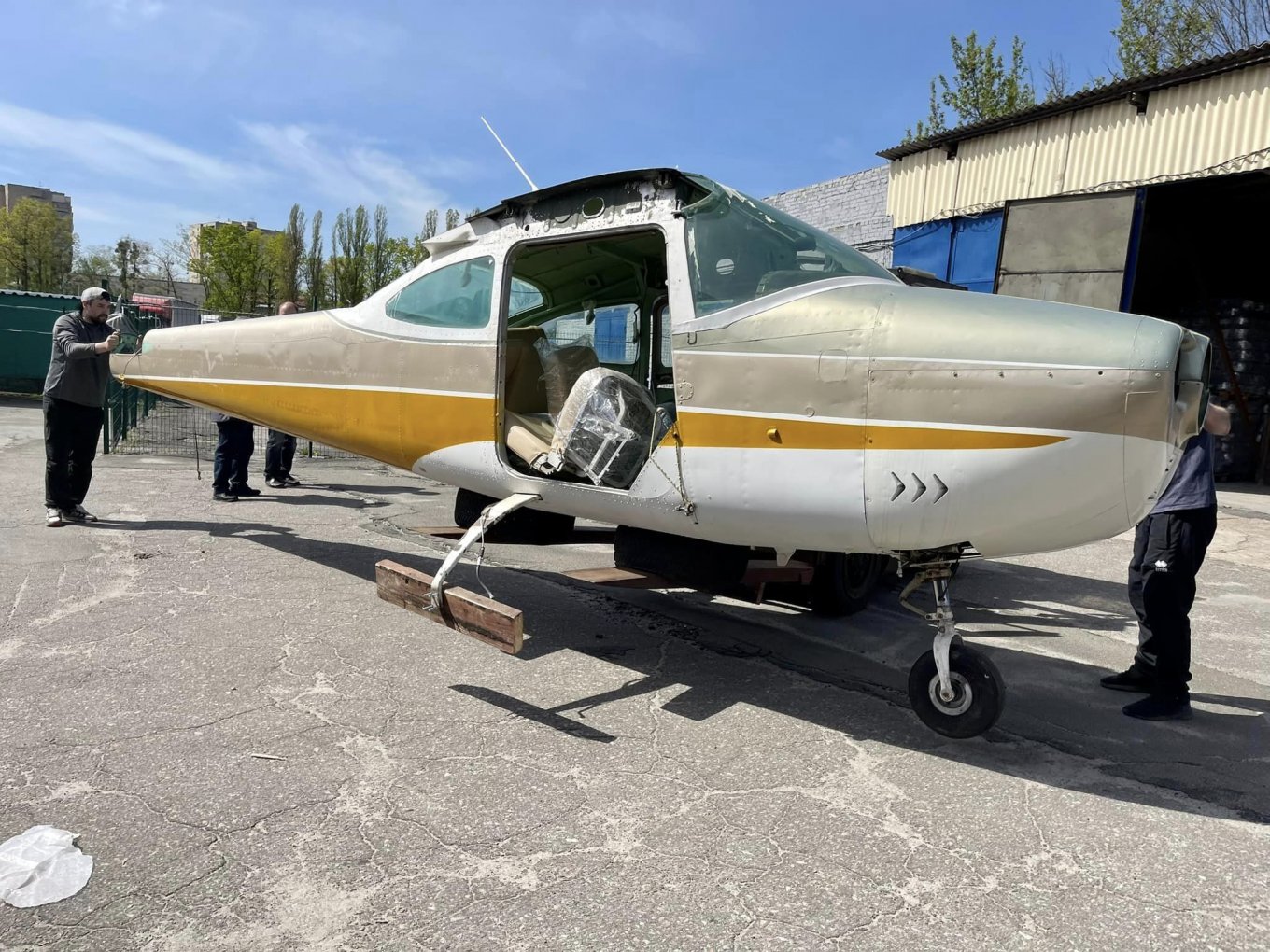 Customs Inspection Reveals Partially Disassembled Cessna 182M Aircraft ...