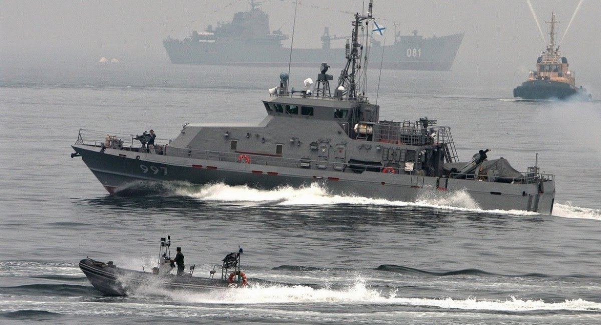 russia’s Fleet in Occupied Crimea May Come Under Attack by Ukraine's ...