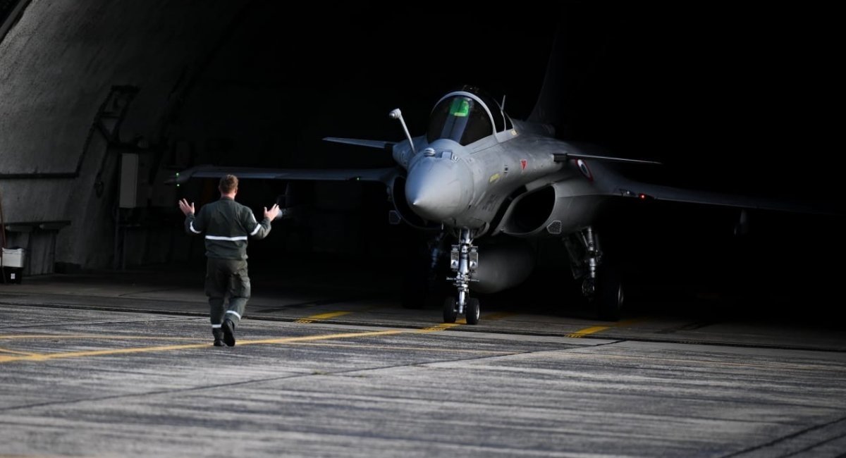 How Much Could 100 Rafale Aircraft Cost Ukraine — Both to Buy and to ...