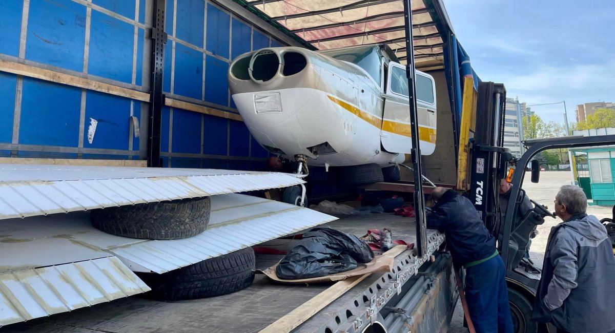 Customs Inspection Reveals Partially Disassembled Cessna 182M Aircraft During Transportation ...